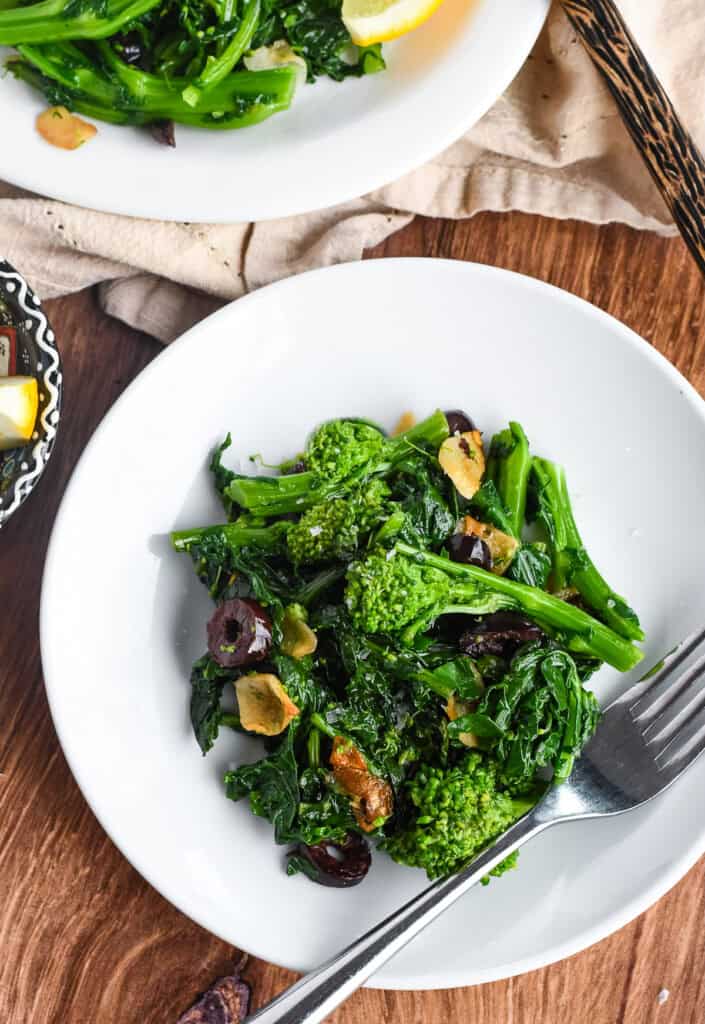 Sautéed Broccoli Rabe with Garlic and Olives